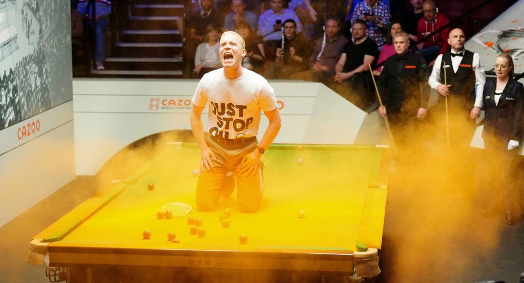 Colourful climate protest at World Snooker Championships