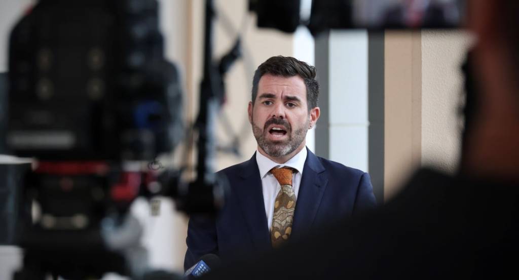 NT minister staunch on alcohol investments